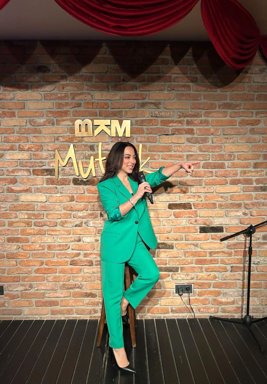 Eda Özyurt Stand Up - Uyanan Güzel Isparta biletleri | Bubilet